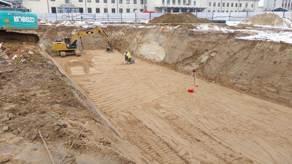 Installation of an accumulator tank at the Vilnius Airport passenger ...